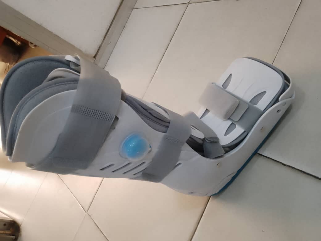 AIRCAST ORTHOPAEDIC WALKING BOOTS